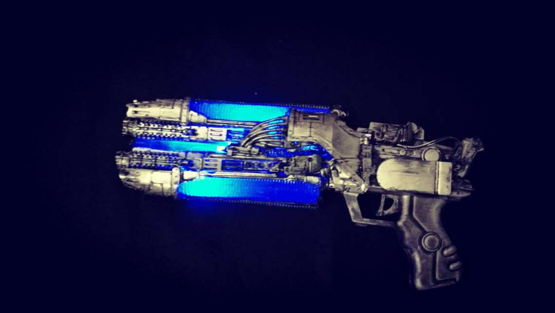 Cyberpunk large plasma pistol. Scifi warhammer 40k cosplay | Etsy