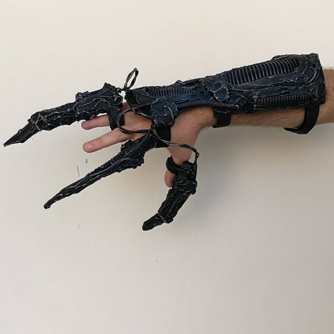 Alien Xenomorph Arm, Cosplay Costume Piece. With Claws - Etsy