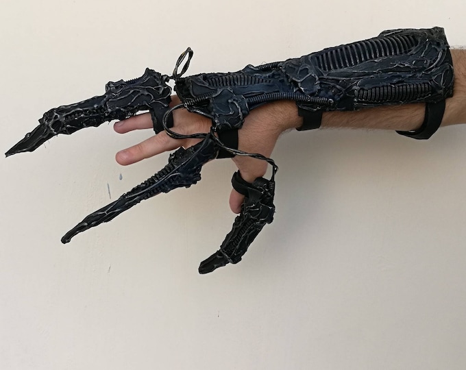 Alien Xenomorph Arm, Cosplay Costume Piece. With Claws - Etsy