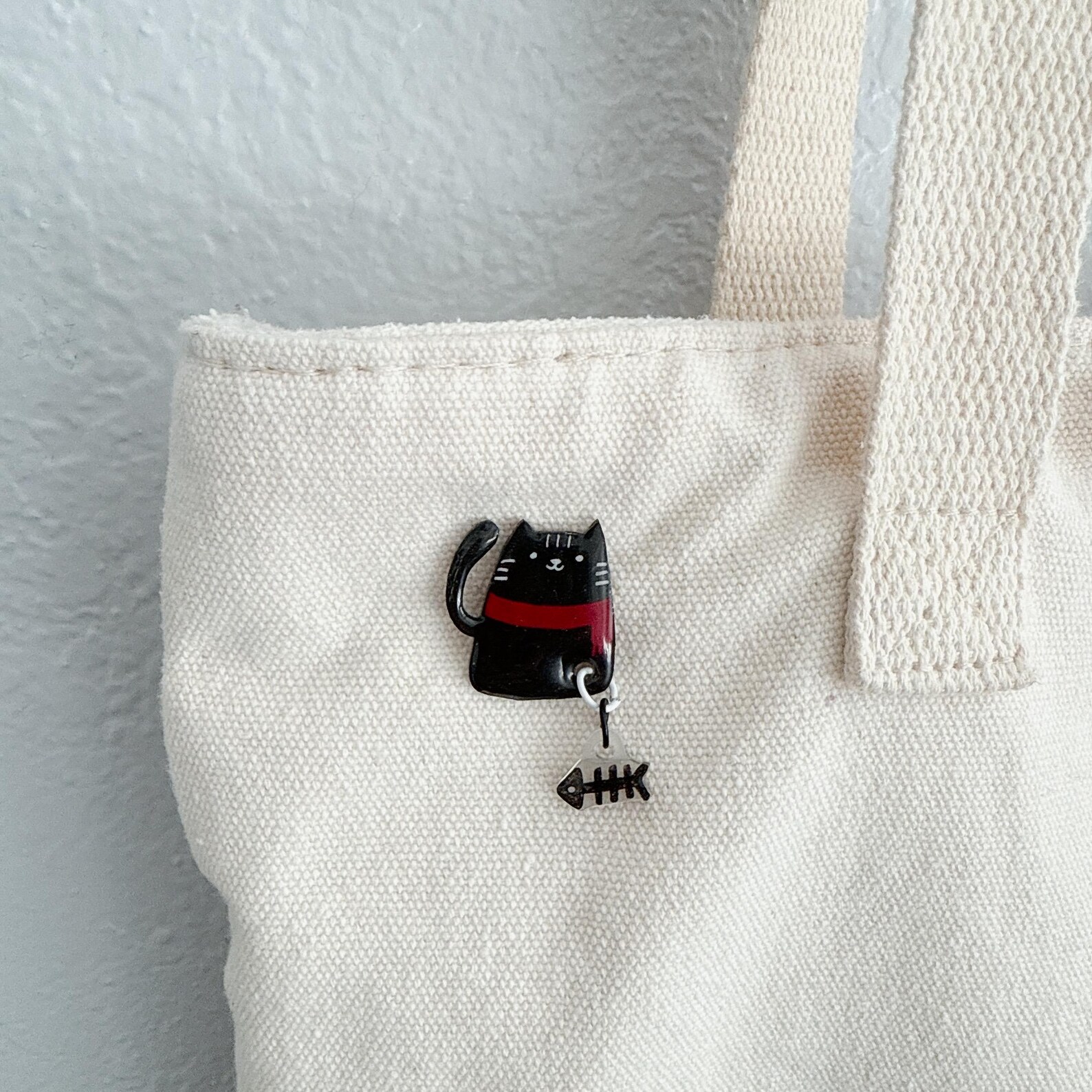 Cat Pin//black Cat Pin//white Cat Pin //handmade Pin//pin for Bags and ...