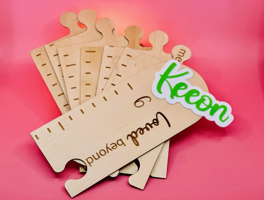 Personalized Wooden Growth Chart • Acrylic Name & Age Markers - Etsy