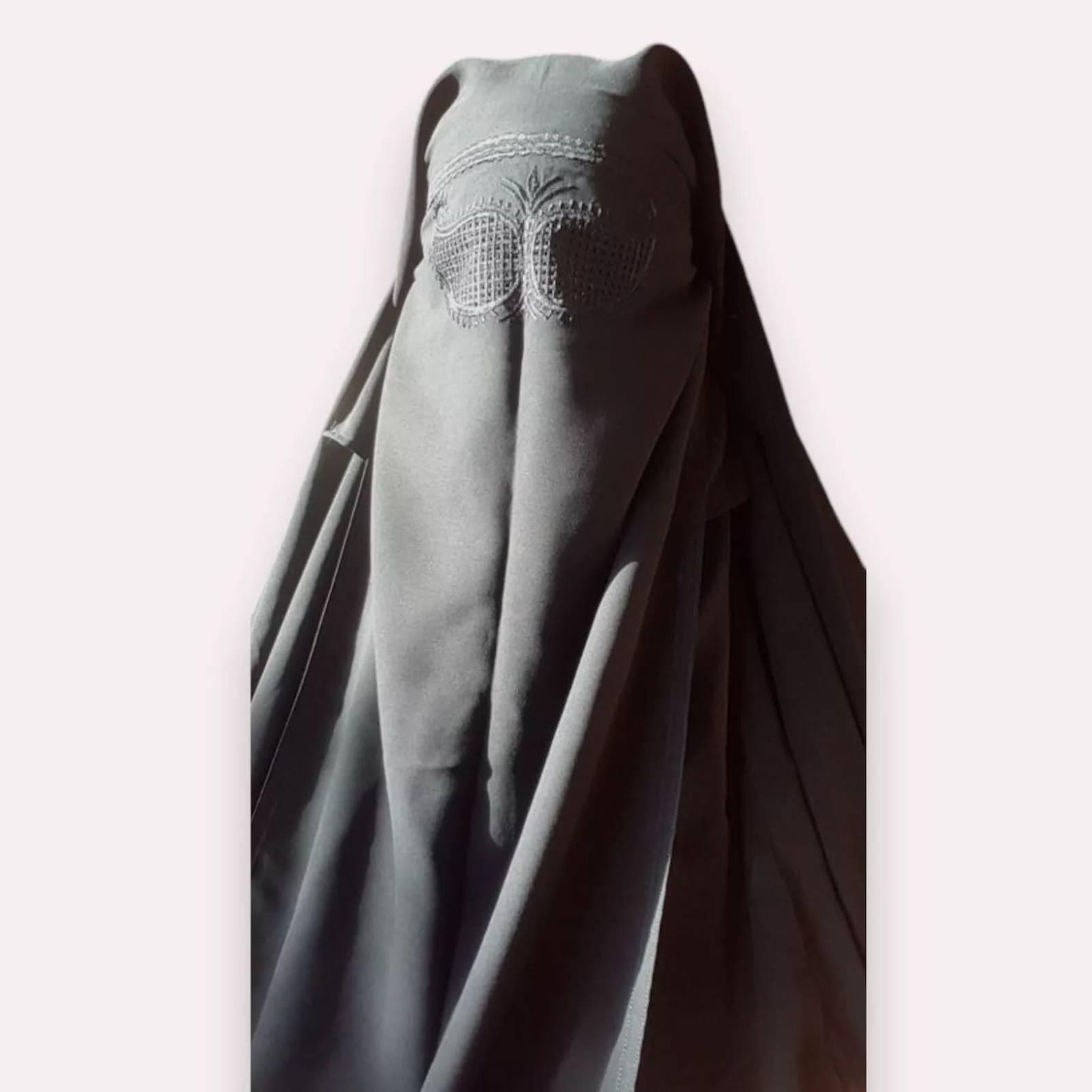 Handmade Islamic Kashmiri Burqa With Separate Eye Grills, No Sleeves ...