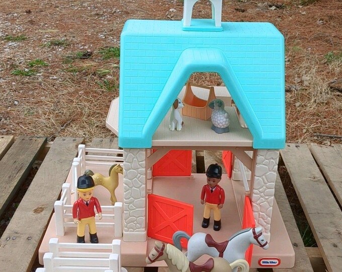 Vintage Little Tikes Horse Stable Barn With Riders Accessories Fence ...
