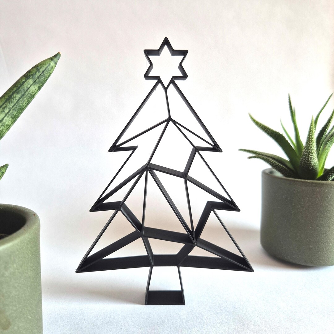 Christmas Tree Line Art in Polygon Style | Modern Decoration With a ...
