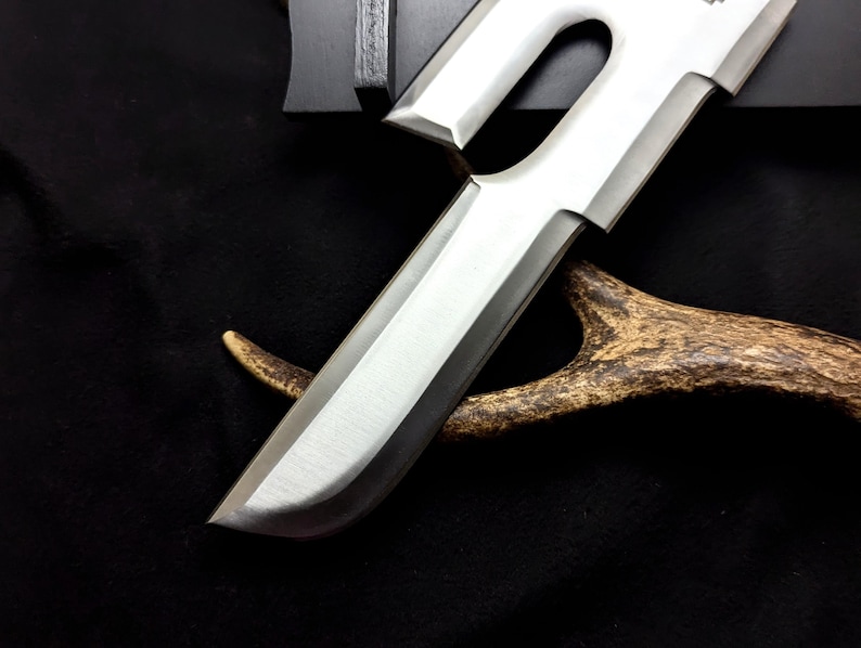 Toji Fushiguro's Inverted Spear of Heaven Replica: Jujutsu Kaisen ...