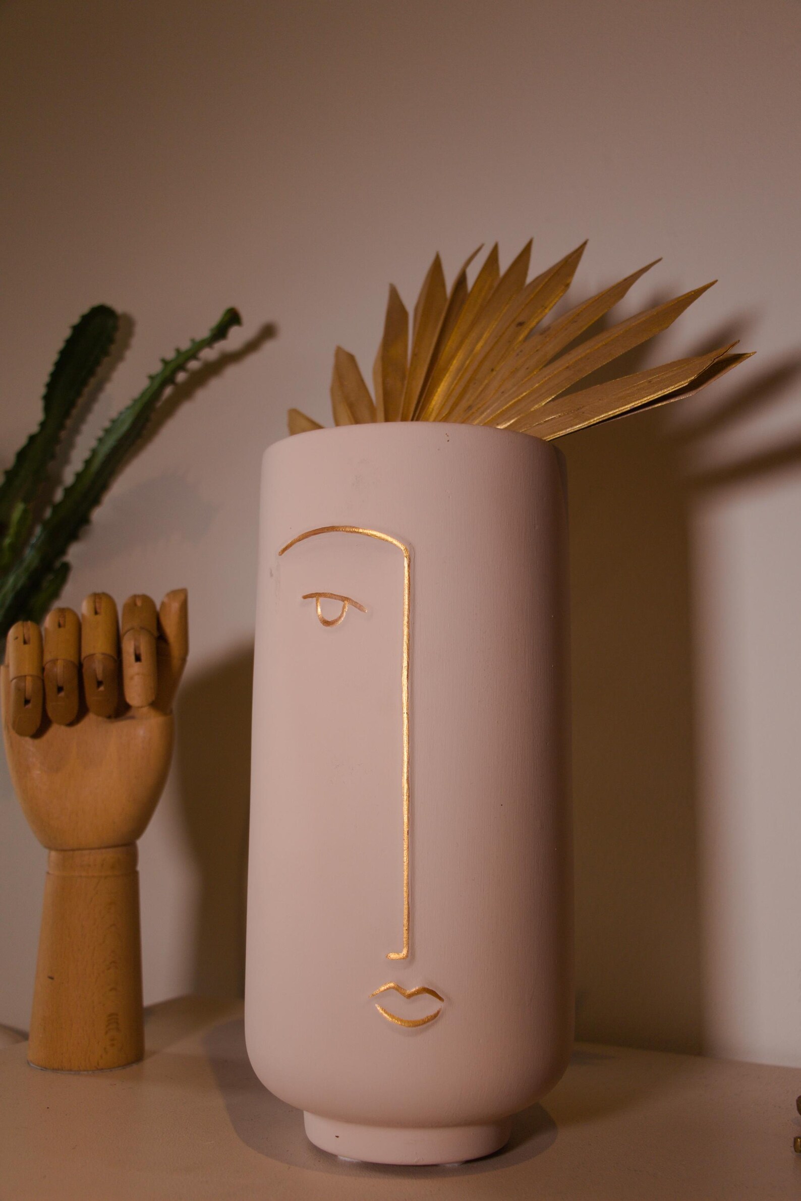 Minimalist Face Motif Ceramic Vase Modern Decorative Vase With Gold ...