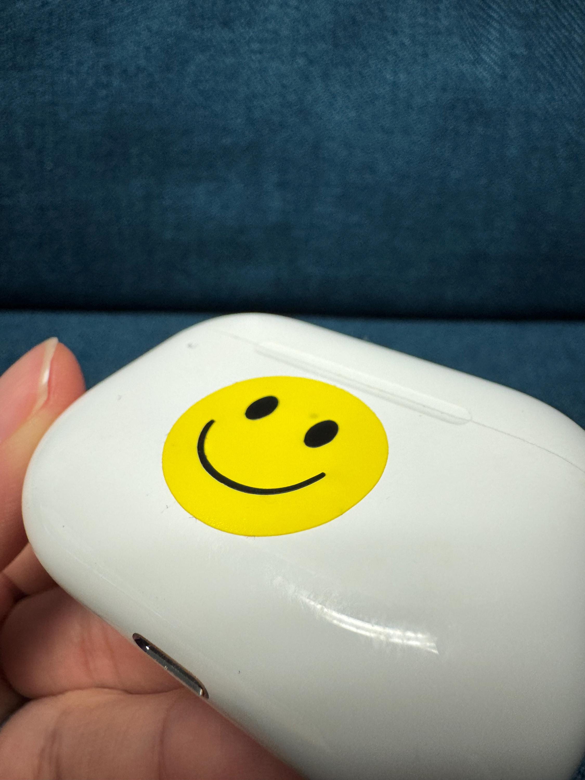 2D Cute Smiley Face Decal | Classic Kawaii Smiley Face Sticker | Make a ...