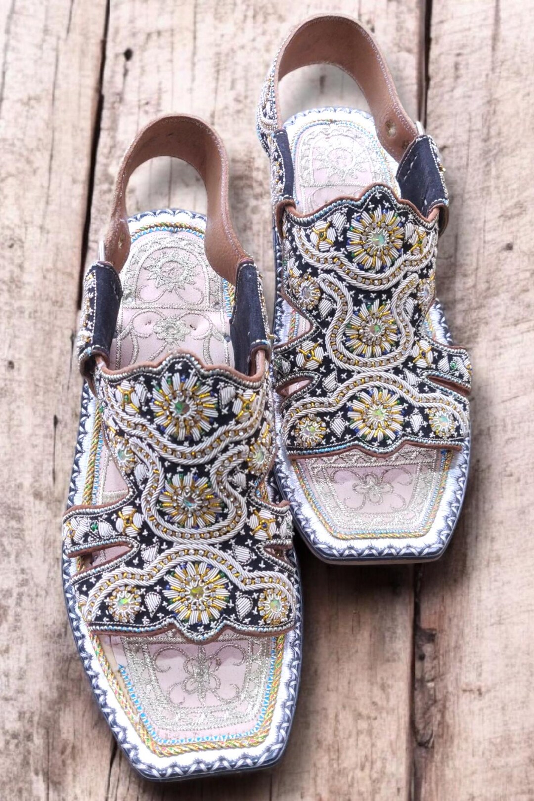 Handmade Pakistani Zari Dabka Men's Sandals | Traditional Embroidered ...