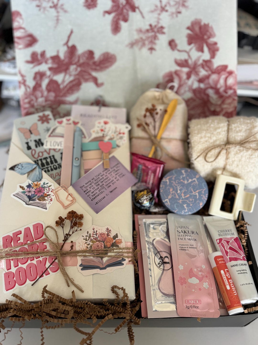 Blind Date With a Book Gift Box – Book Surprise Gift Box for Women ...