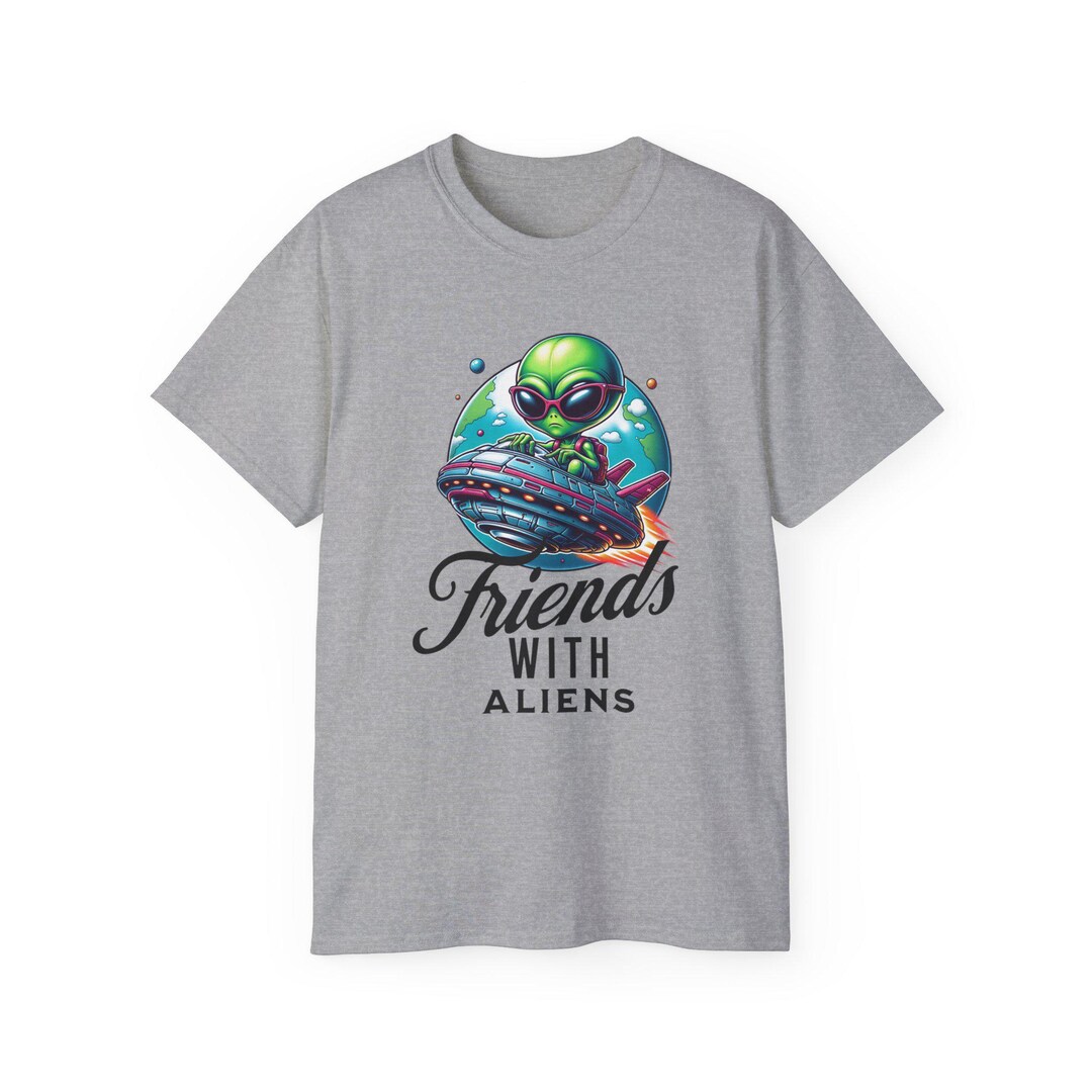 Alien T-shirt Cute Alien Graphic T-shirt for Space Lovers Gift Funny T ...
