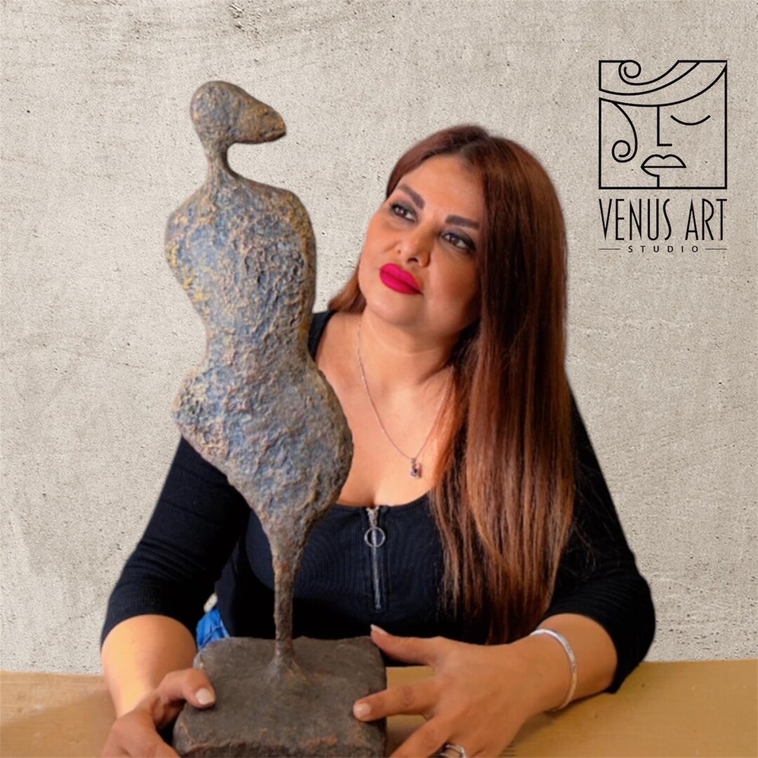 Papier Mache Statue Minimal Woman Figure. Weight:517gr .... Size ...