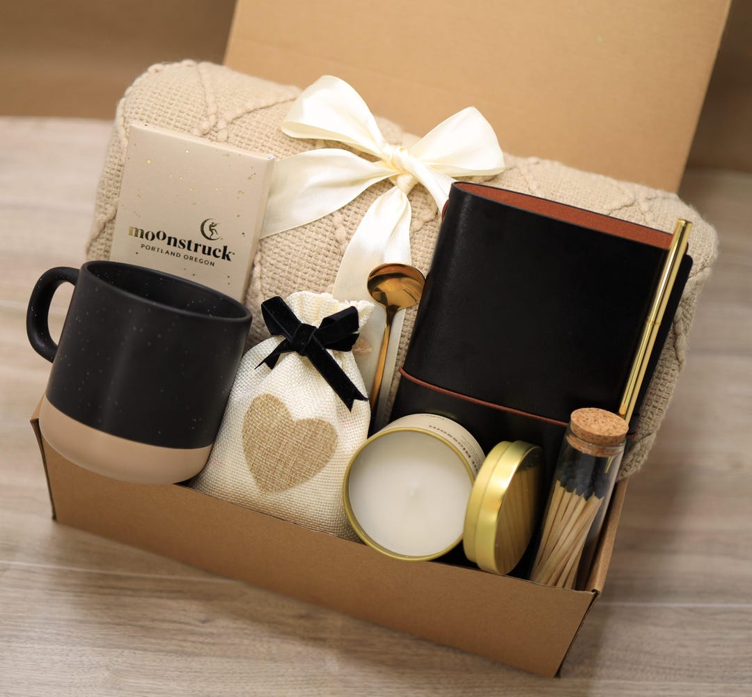 Classy Gift Box With Blanket, Gift for Best Friend, Birthday Gift ...