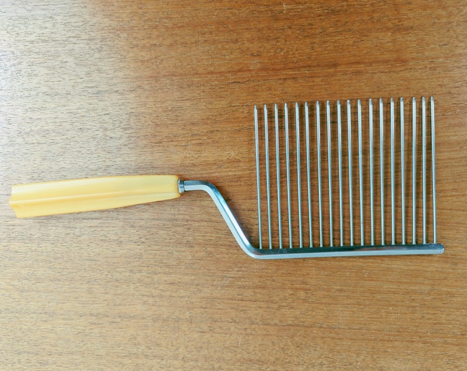 Vintage Bakelite Cake Breaker Slicer Server | Butterscotch | 1940s - Etsy
