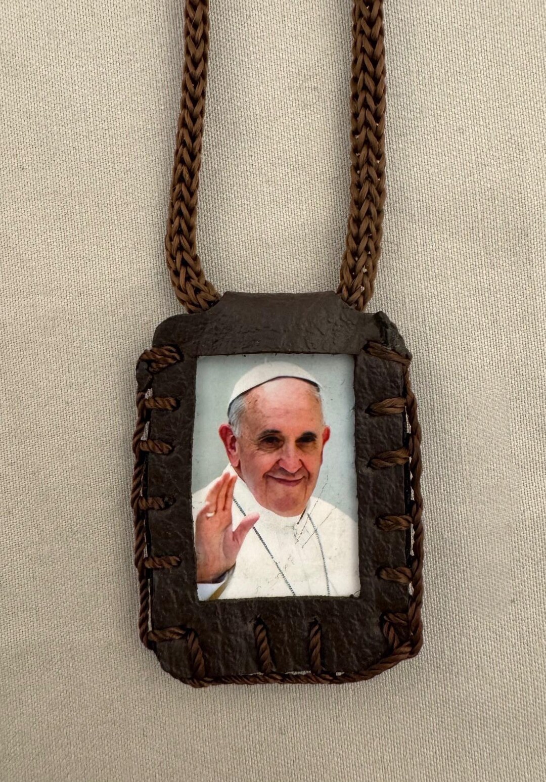 Pope Francis Brown Scapular Necklace Papa Francisco Escapulario Collar ...