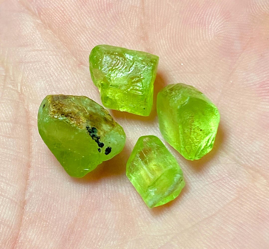 Rare Green Peridot Crystals: 37 Carats, Pakistan - Etsy