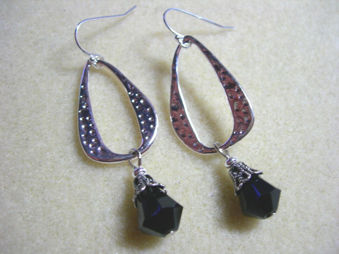 25 Garnet Red Czech Glass Faceted Bell Teardrop Beads 9x7mm - Etsy