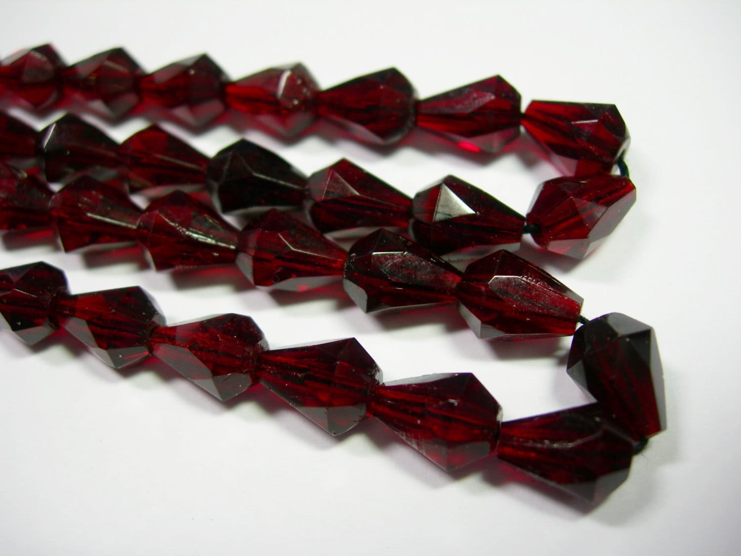 25 Garnet Red Czech Glass Faceted Bell Teardrop Beads 9x7mm | Etsy