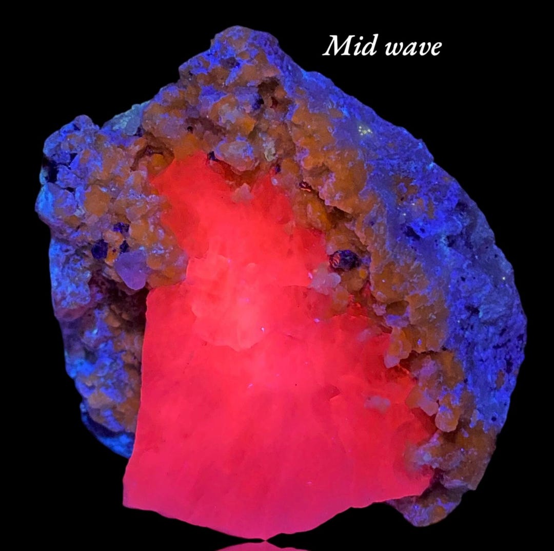65 Gram Fantastic Natural Rare Fluorescent Emerald Color Green Sodalite ...
