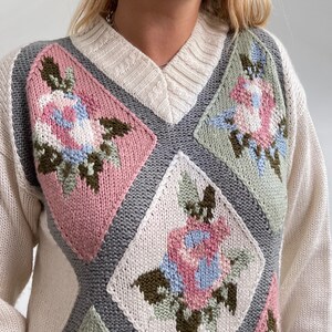 80’s Vintage Cream Knit Floral Jumper | Long Ladies Jumper W Geometric ...