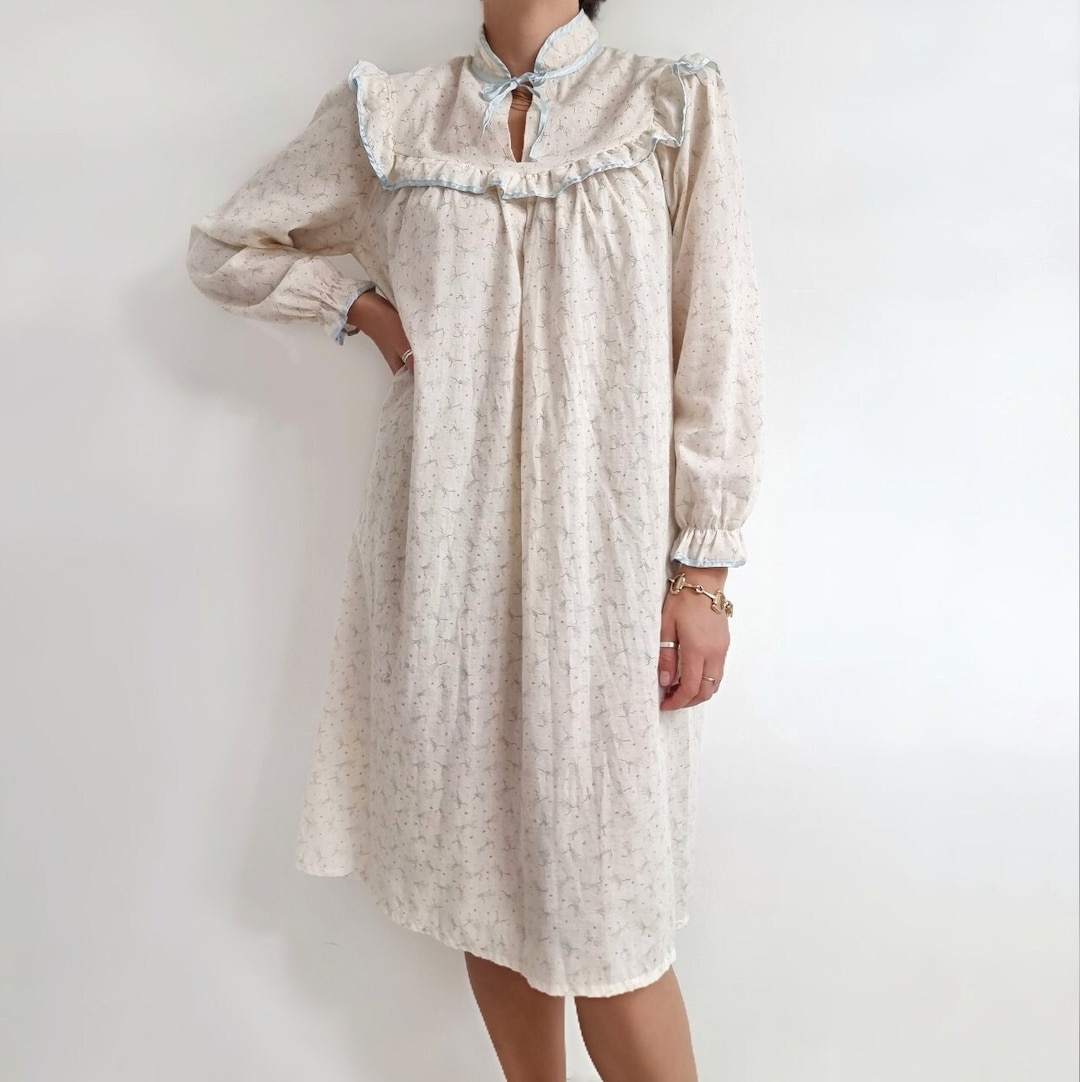 Vintage Cream & Flower Bouquet Print Flannel Night Dress | Long Sleeve ...