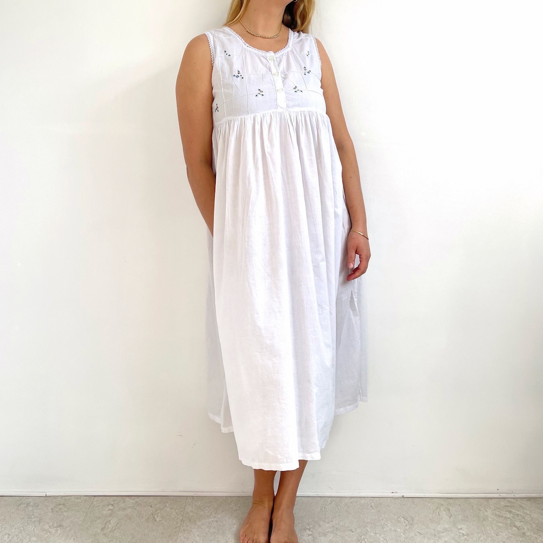Vintage Indian Cotton White Nightie W Floral Embroidery | Off-white ...