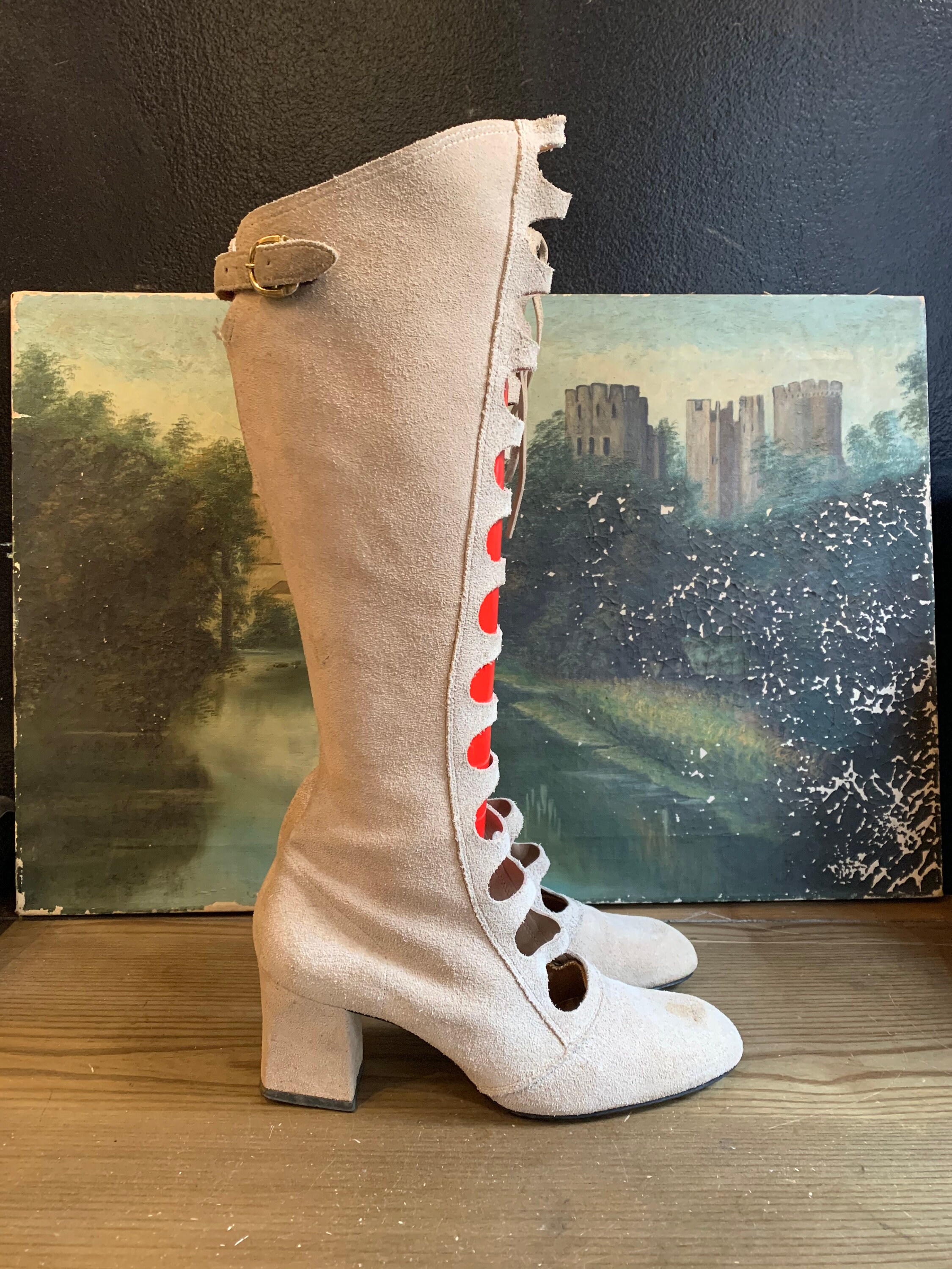 Beautiful 1960's Tan/Bone Colored SUEDE Caged Gogo Boots SZ 6.5