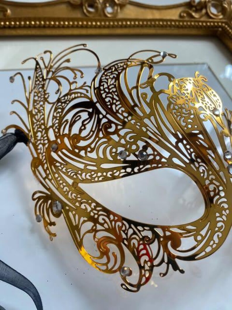 Summer Venetian Gold Metal Masquerade Mask Jewelled Diamante Ball Fancy ...