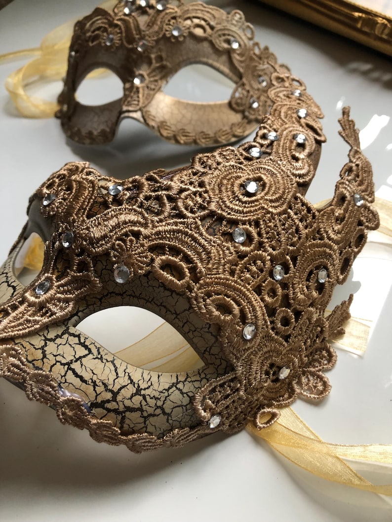 VAENTINES Couple Set X 2 Gold Nude Deluxe Masquerade Masks Glitter ...