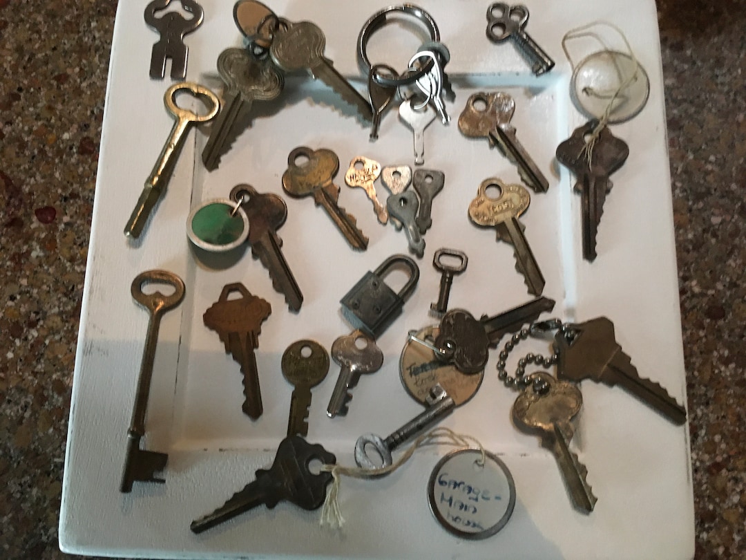 VINTAGE KEYS Steampunk Junk Metal Collage Vintage Keys Tags and Lock ...