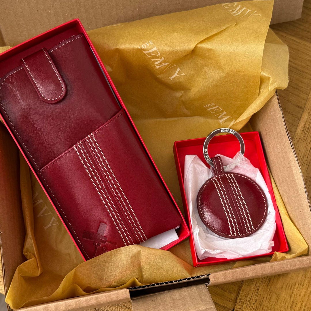 Cricket Gift Set – Leather Glasses Case & Hand-stitched Cricket Ball ...
