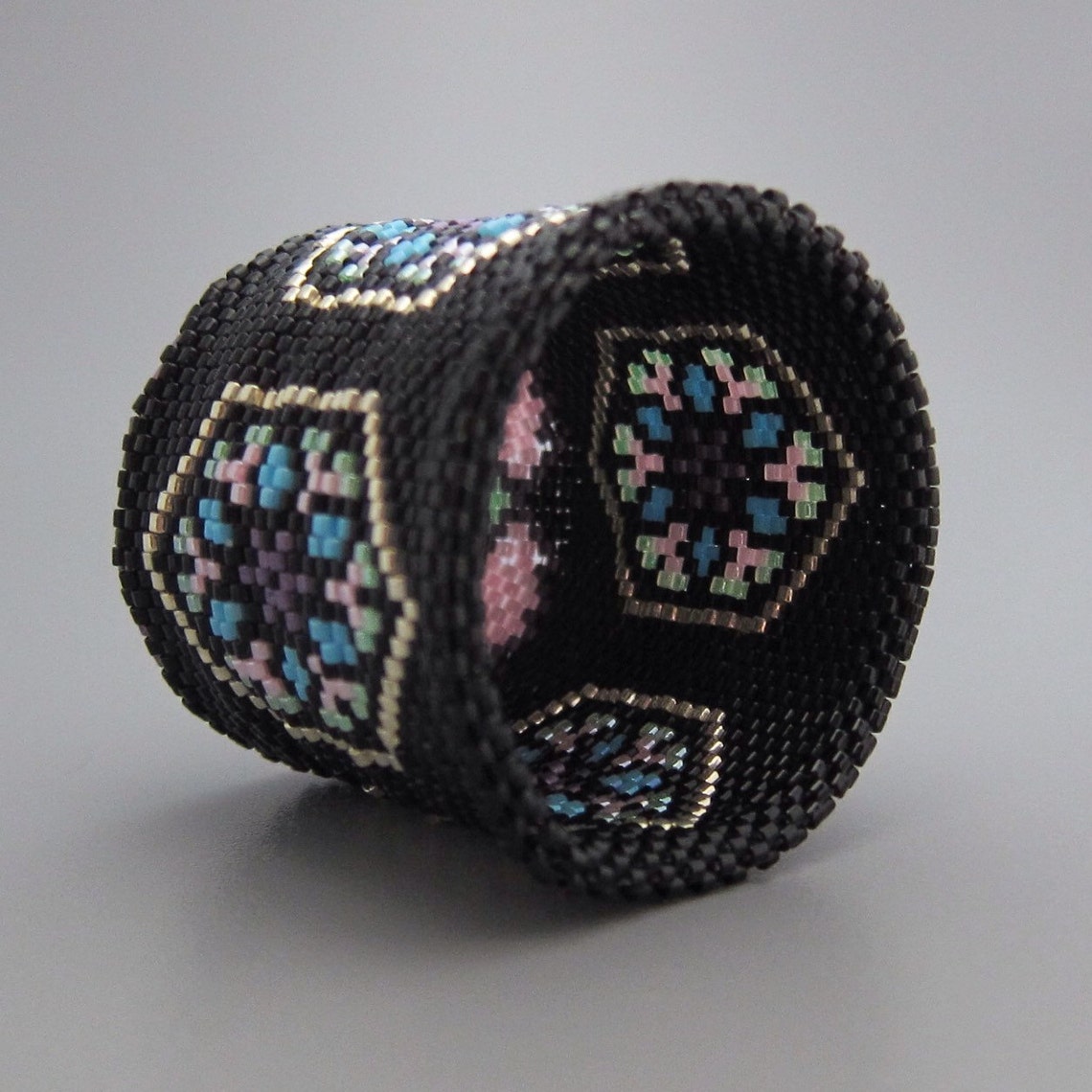 Beaded Basket - Collectible Basket - Bead Art - Purple and Blue Shield ...