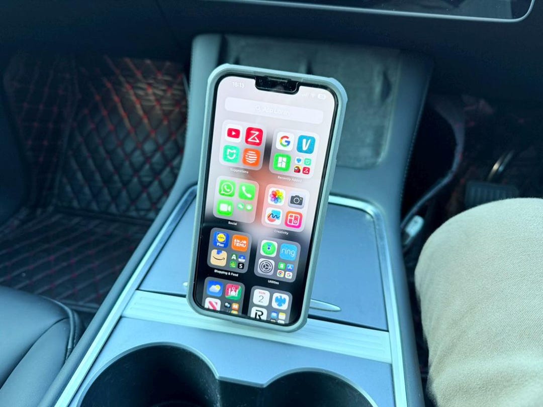 IPhone 15 / 16 Pro Max Tesla Model 3 and Y Centre Console Phone Charger ...
