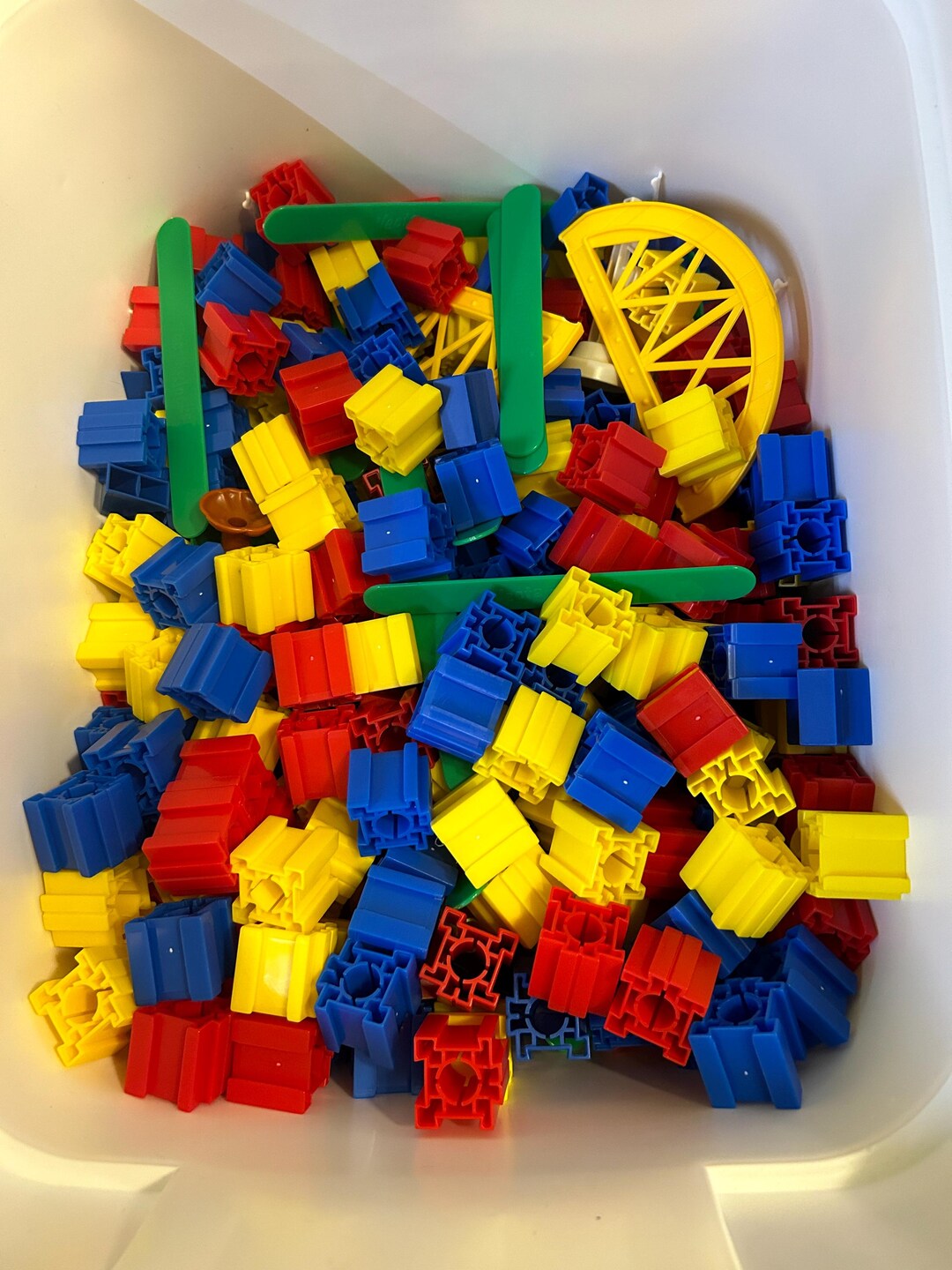 Vintage Box of 610 Plastic Vecta Blocks Made in Canada 2000 ...