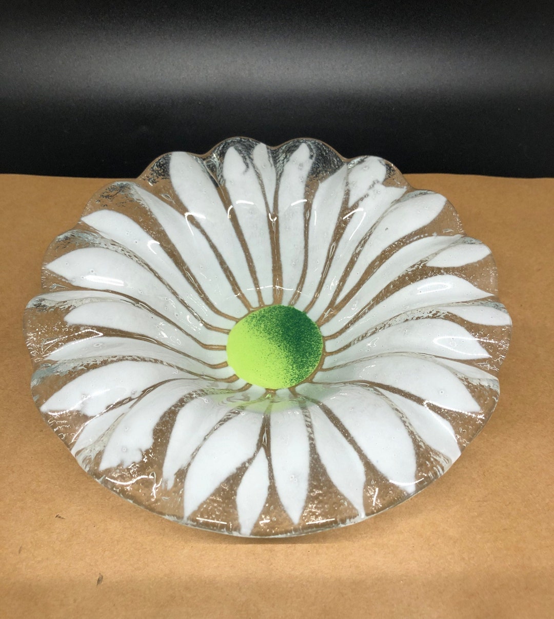Stunning Hand Blown Glass Bowl Daisy With Green Center 6.5 Inches ...
