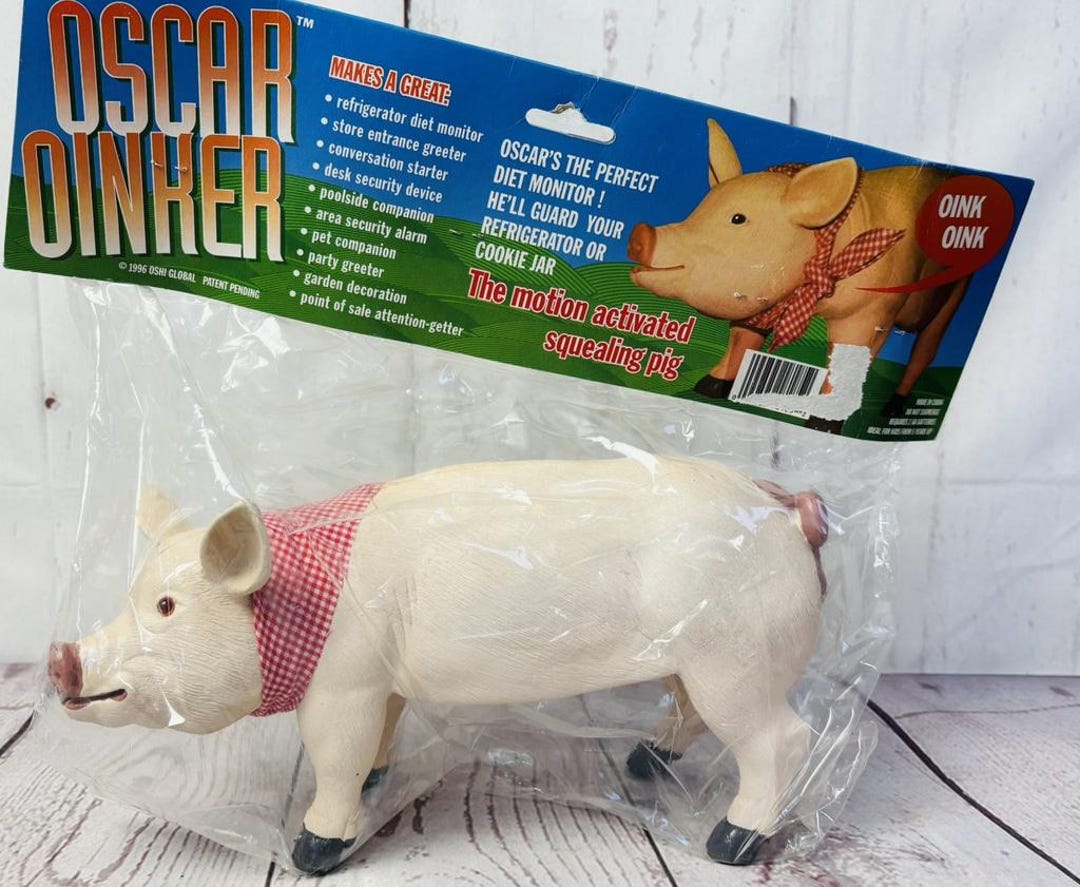 1996 Oscar Oinker Pig Security Motion Activated Oinks Red Bandana New ...