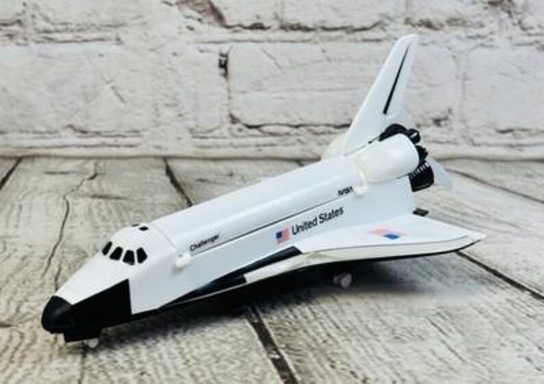Vintage NPI Space Shuttle Challenger Flying 1/208 Scale Model W/ Box ...