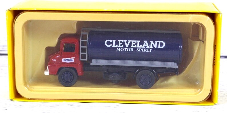 Vintage VA9002 Vanguards 1/64 Ford Thames Trader Tanker Truck Cleveland ...