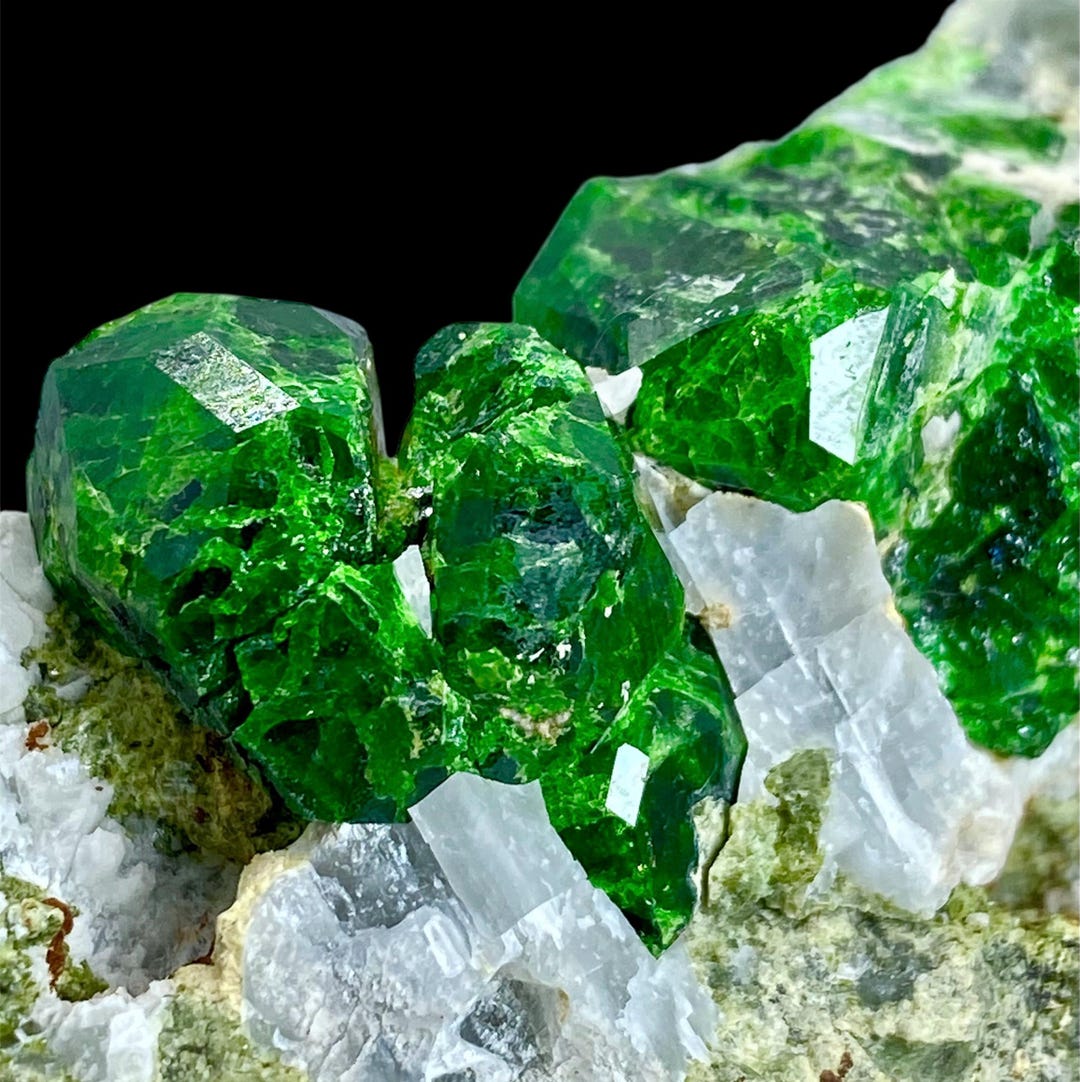 Unique A+++ Grade Natural Demantoid Garnet Crystal Specimen From ...