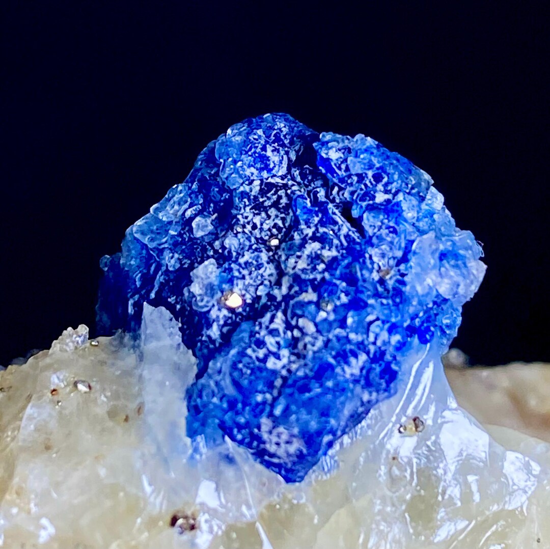 556 Carat Unique Rarest Natural Royal Blue LAZURITE With PYRITE Crystal ...