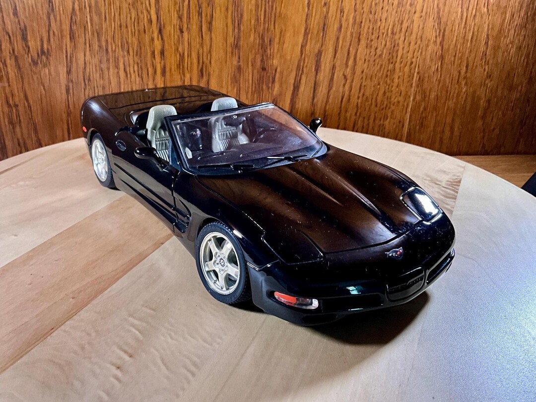 Chevrolet Corvette C5 (1997) – 1:18 Scale Diecast Model (black, Used ...