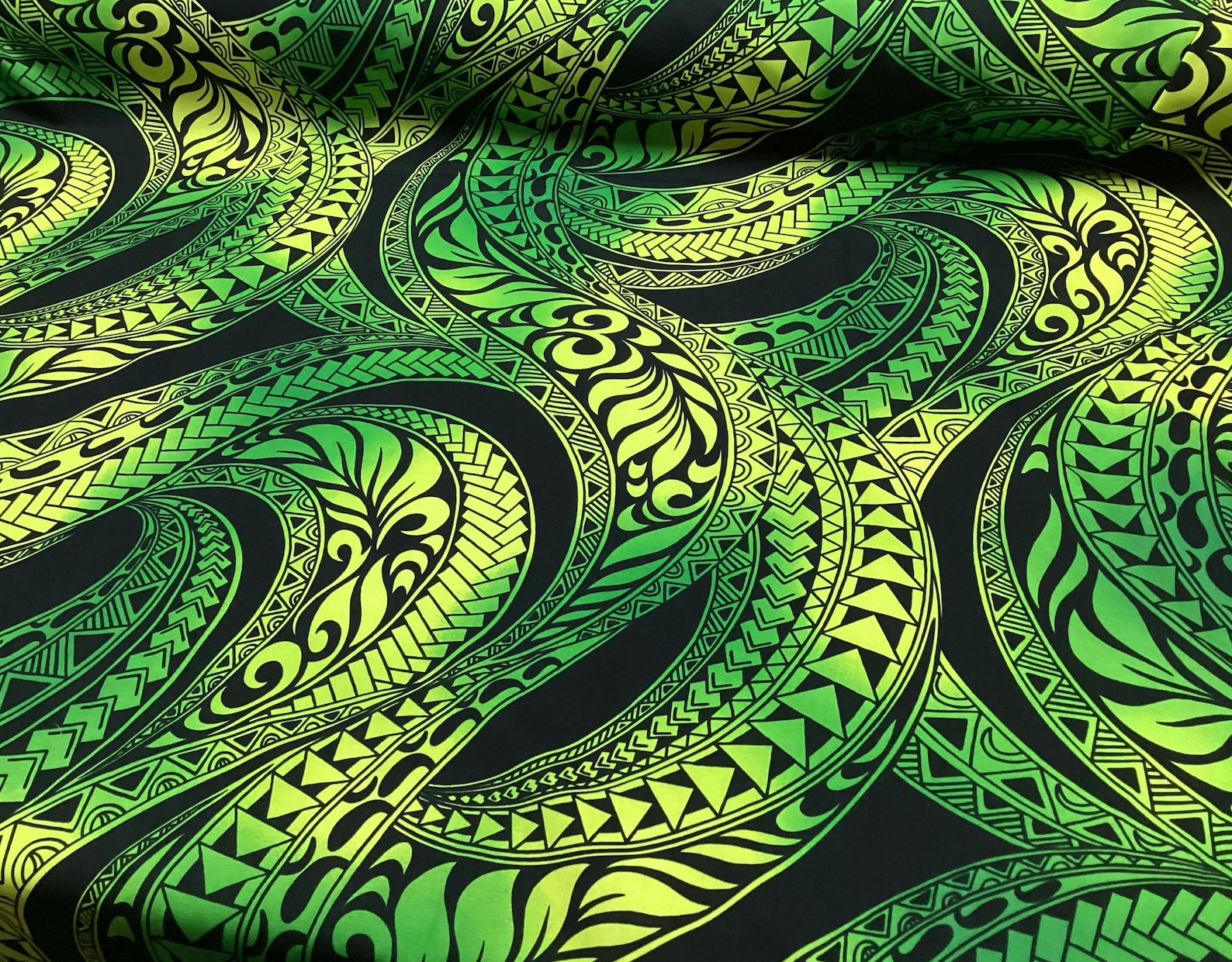 Swirly Tribal in Green Background Hawaiian Print Fabric in 100% Cotton ...