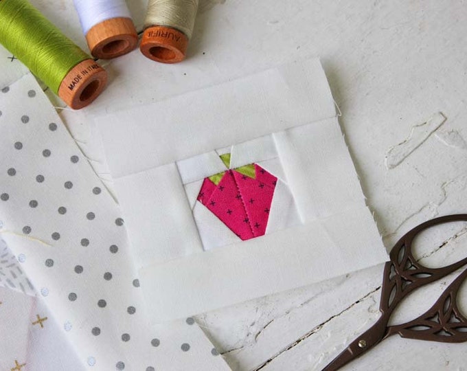 Tiny Strawberry FPP Quilt Block PDF Pattern - Etsy