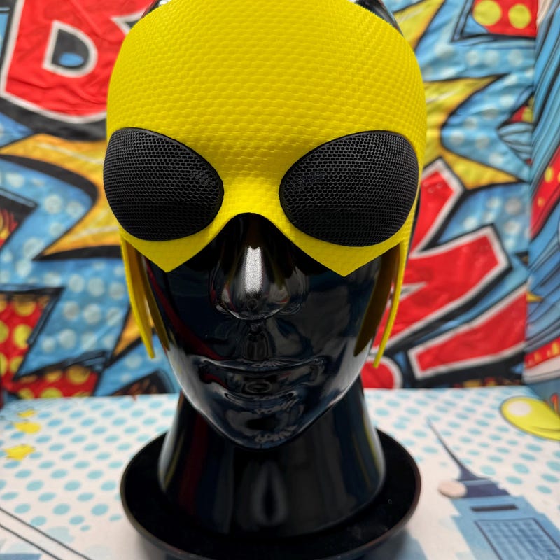 Invincible Cosplay - Etsy
