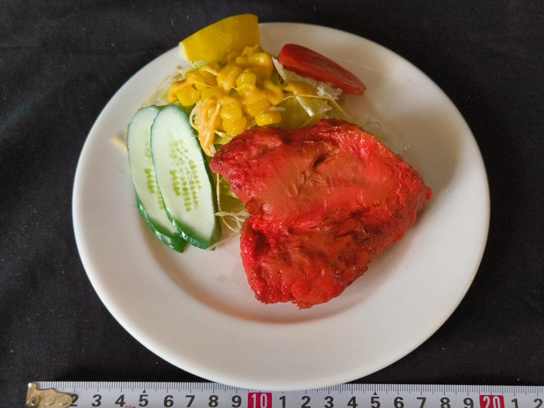 Artificial Tandoori Chicken Chunk With Fresh Salad & Lemon Elaborate ...