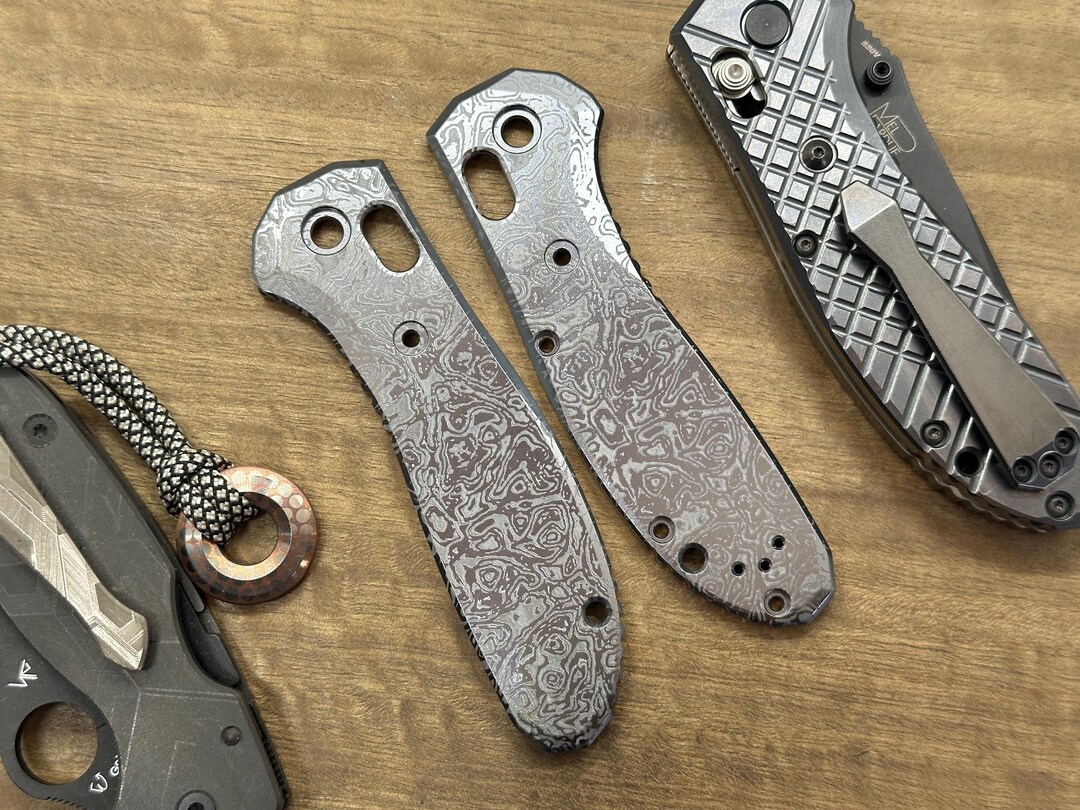 ALIEN Black Engraved Titanium Scales for Benchmade GRIPTILIAN 551 & 550 ...