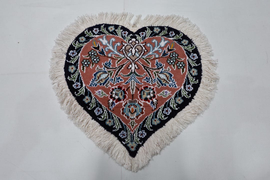 1'5x1'4 Ft 1990s Vintage Floral Heart Design Accent Rug Hand Knotted ...