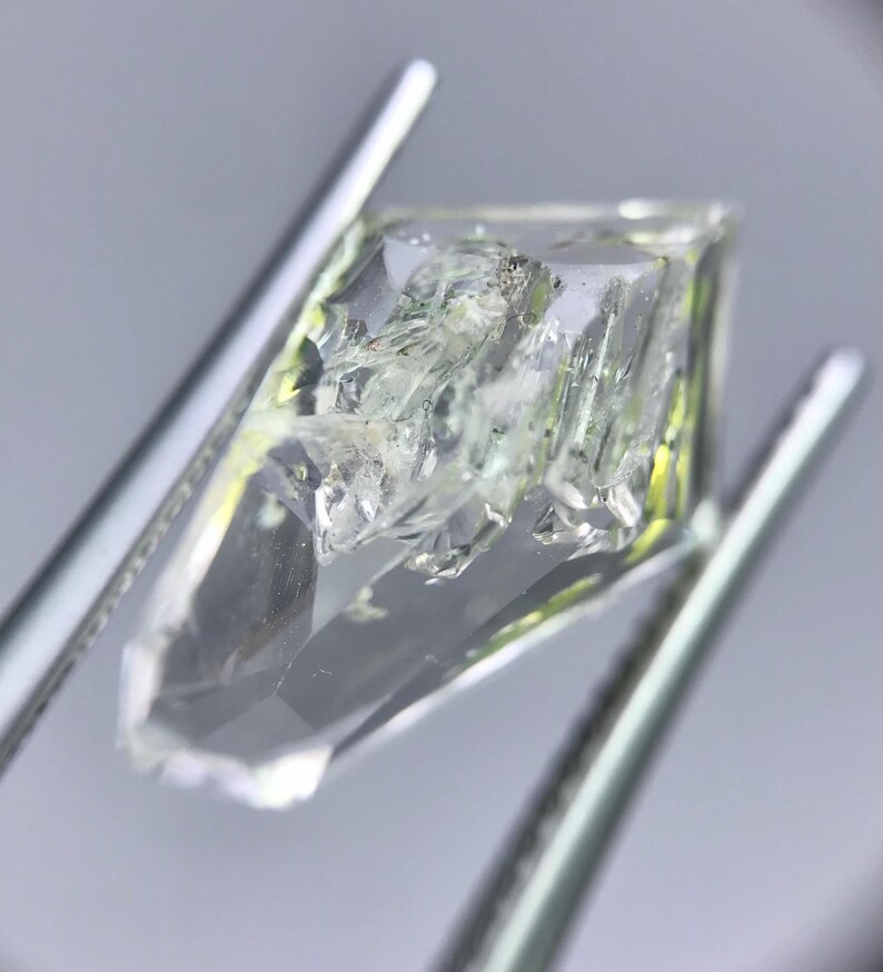 4.95 CT Petroleum Diamond Quartz Inside Moving Bubble Cut Gemstone From ...