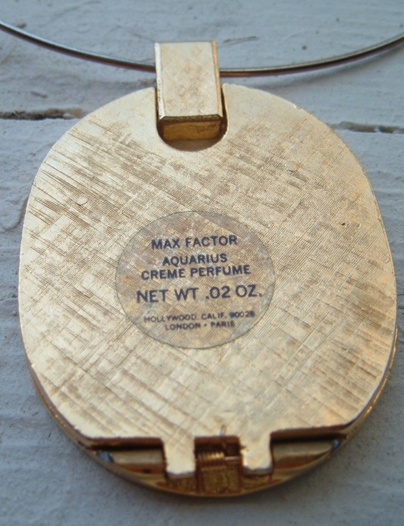 Max Factor Mod Vintage, Perfume Locket, Aquarius, Gol… - Gem
