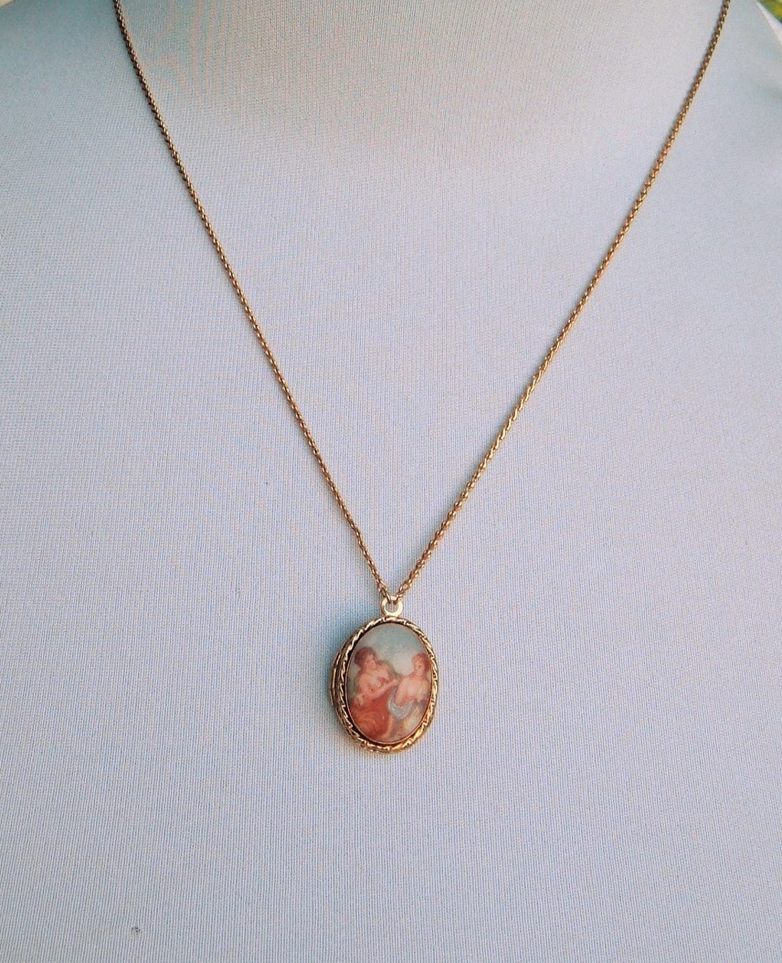 Vintage Cameo Locket Necklace 1928 Cameo Pendantcameo Locket - Etsy