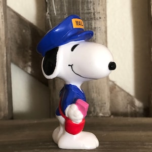 Vintage Snoopy Mailman Delivering Valentine Love Letter Collectible ...